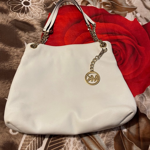 MICHAEL Michael Kors | Bags | Mk White Purse In Great Conditions Ready ...